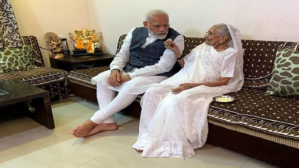 PM Modi Mother Death: हीराबा का देहांत; पीएम मोदी ने किया ट्वीट 'शानदार ...