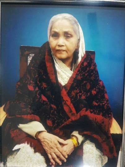 धर्मपरायण सोना मती देवी का हुआ अंतिम संस्कार - Mother mourning the ...