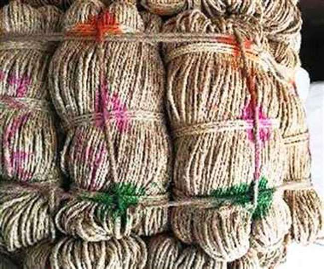 रस्सी भी जल गई और ऐंठन भी, बांधने वाले खुद बिखरने लगे हैं; दर्द भरी है ...