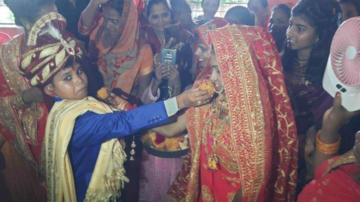 Saran: साढ़े तीन फीट के रोहित व चार फीट की नेहा की अनोखी शादी, जानिए ...