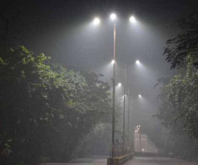 LED से रौशन हुए दिल्ली से सटे नोएडा 58 के गांव - LED bulbs installed in ...