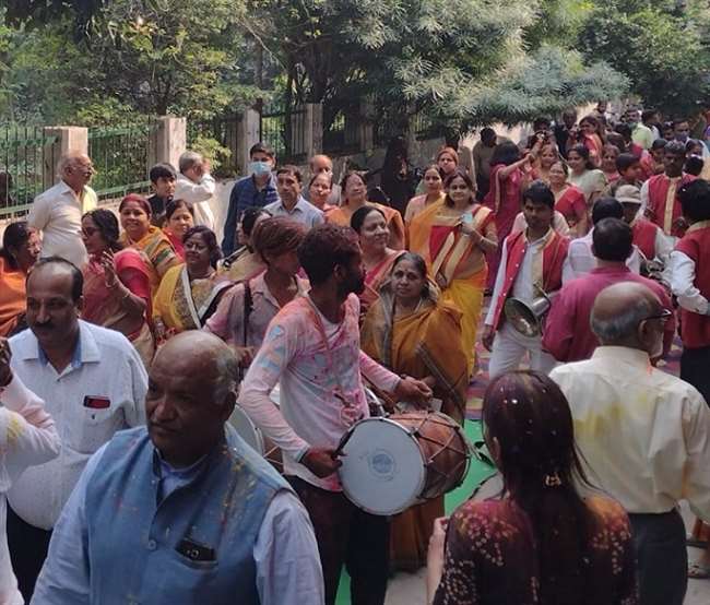 24 तीर्थंकरों की प्रतिमाओं संग निकाली भगवान पार्श्वनाथ की यात्रा, जैन ...