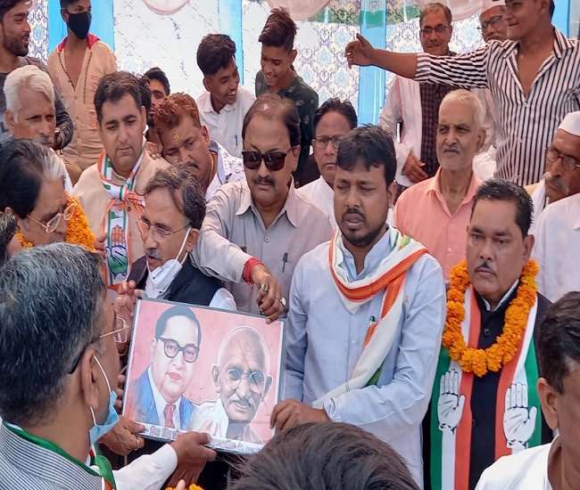 कांग्रेस खोई लोकप्रियता कर रही है वापस अलीगढ़ में बोले विधानमंडल के ...