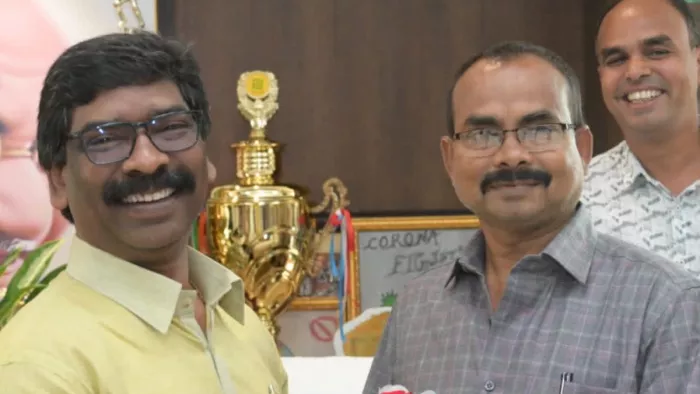 Mangal Kalindi: गरीब MLA मंगल अब 73 लाख के घर के मालिक, 5 साल में BPL ...