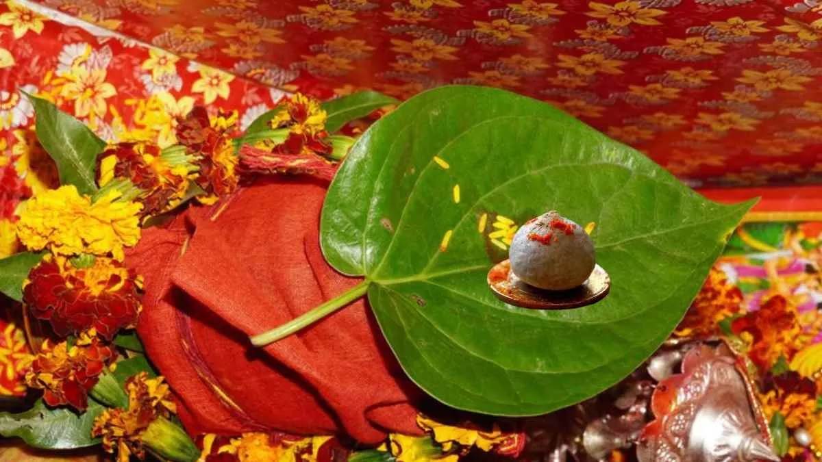 Jyotish Tips: सुपारी व जनेऊ से करें ये उपाय, बनी रहेगी गणेश-लक्ष्मी की ...