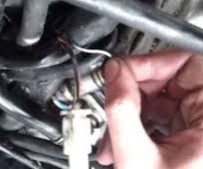 बाइक में क्या होता है bank angle sensor ? कैसे करता है काम - What is ...