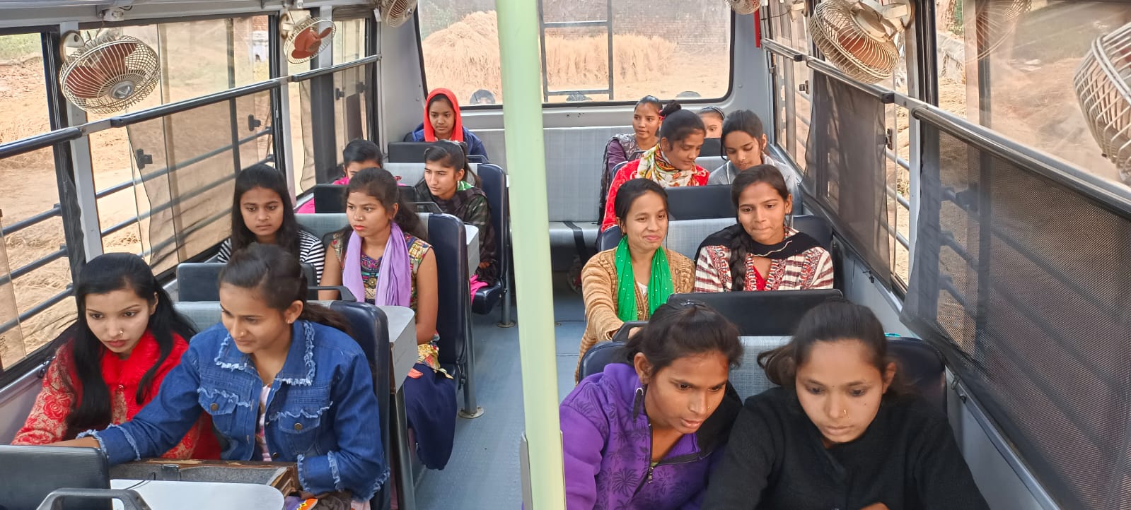 अनोखी बस... जिसमें चलती है कंप्यूटर क्लास, झारखंड समेत कई राज्यों के ...