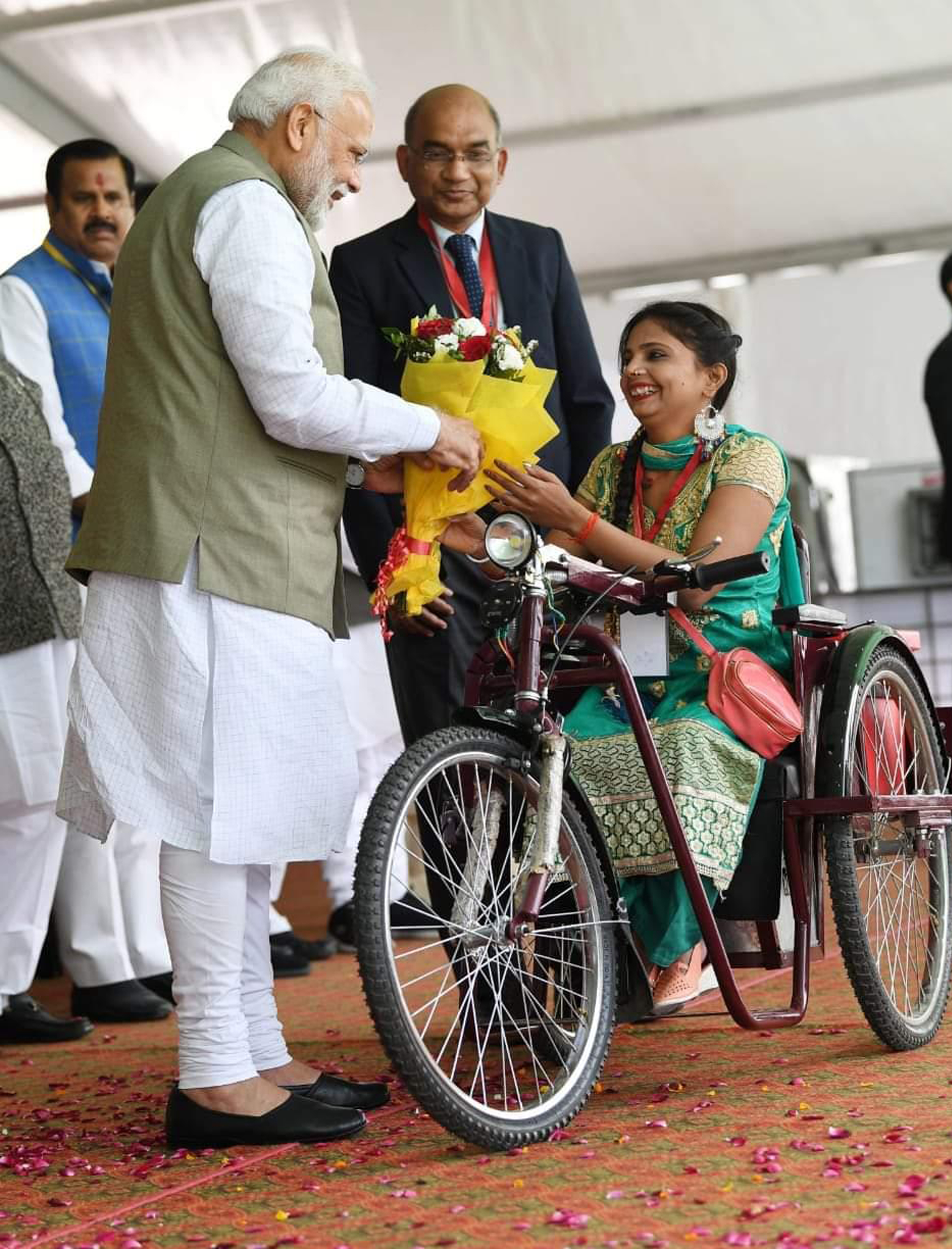 ...सजना है मुझे प्रधानमंत्री नरेंद्र मोदी से मिलने के लिए Prayagraj ...