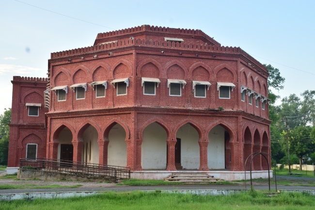 टाइम कैप्सूल में रखा जाएगा अलीग़ढ़ मुस्लिम यूनिवर्सिटी का गौरवशाली ...
