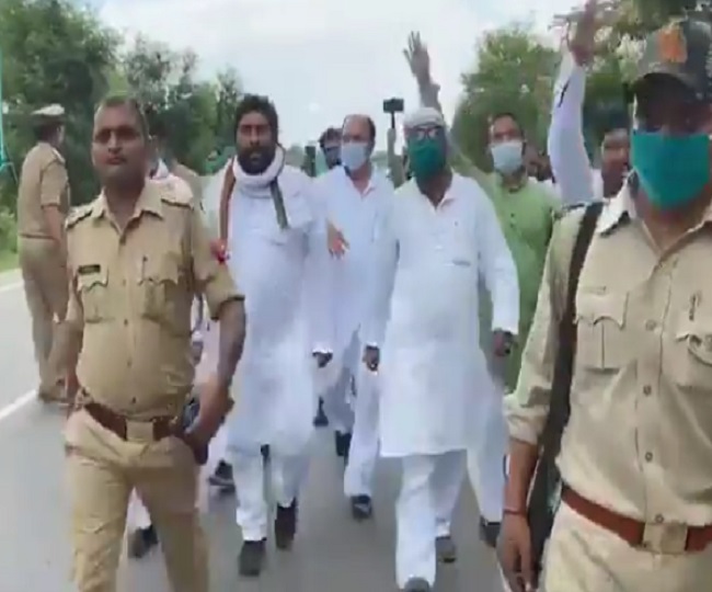 बलिया जाते वक्त हिरासत में लिए गए लल्लू देर शाम छूटे, अतिथि गृह में रहे ...