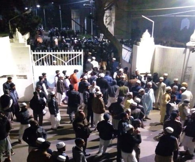 CAB protest in UP : नागरिकता संशोधन कानून के खिलाफ बवाल, सीएम योगी की ...