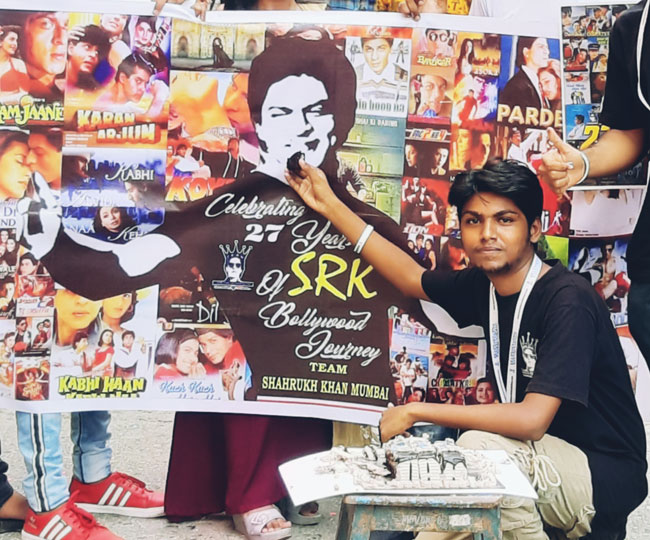 Shah Rukh Khan के प्रशंसको में 95 साल की 'मनोरमा आचार्य', दीवानगी की ...