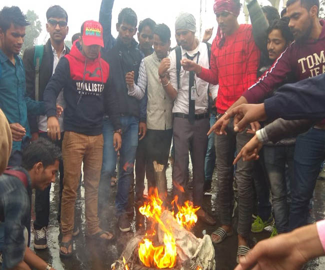 पटना में चाकू की नोंक पर सामूहिक दुष्‍कर्म, सड़क पर उतरीं लड़कियों की ...