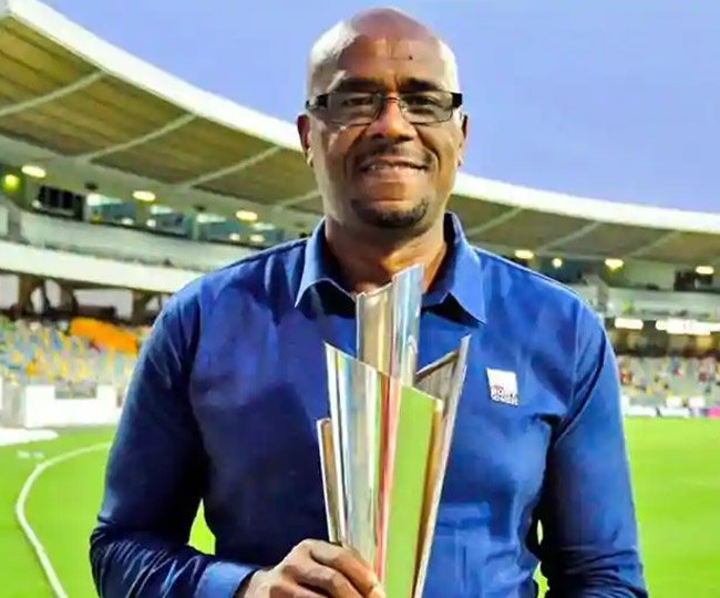 इयान बिशप ने किया खुलासा, बोले- इन देशों में गेंद को चमकाने में कोई ...