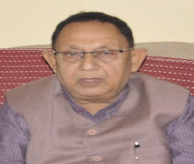 बैंक से घर पहुंचे थे पूर्व सांसद नैपाल सिंह, हार्टअटैक आया और चली गई ...
