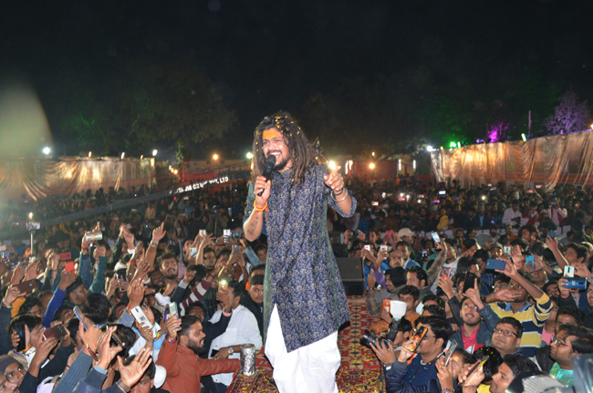 मेरा भोला है भंडारी, करे नंदी की सवारी, शंभूनाथ रे... जानिए; गायक ...