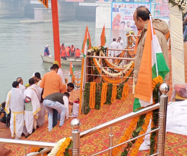 Ganga Yatra in Makhdumpur: गंगा की लहरों पर जब नाच उठी रवि रश्मि ...