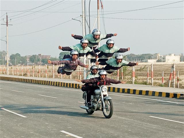 Defence Expo 2020: लखनऊ पहुंची 27 विश्व रिकॉर्ड बनाने वाली सिग्नल ...