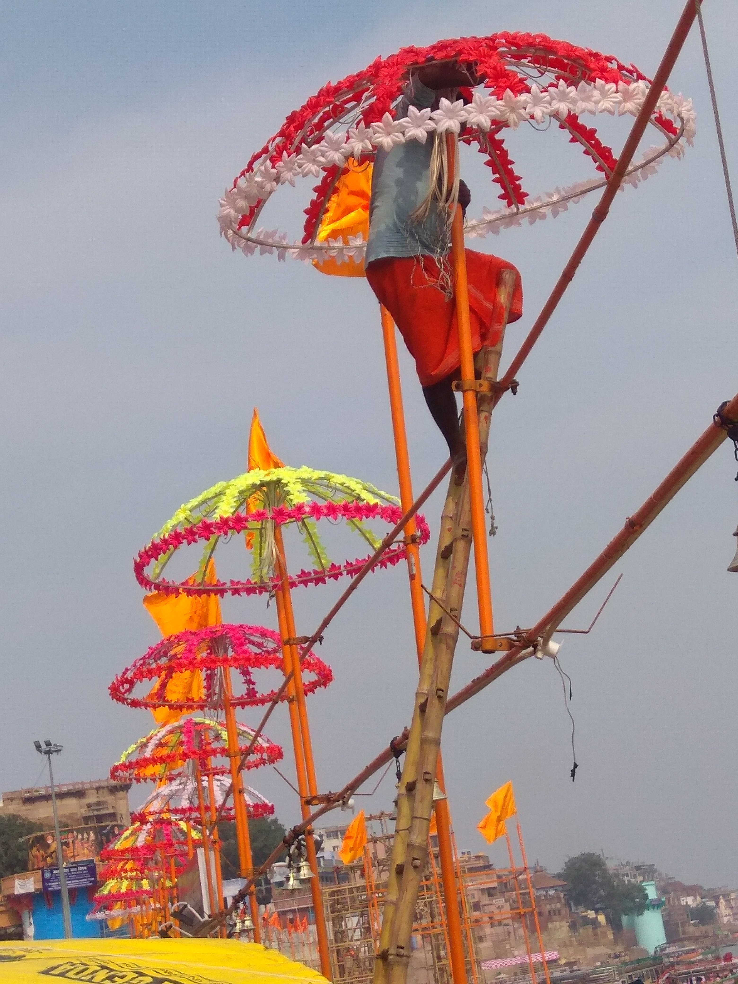 Dev deepawali 2019 : दीया-बाती तैयार, पर्व-उत्सवों के रसिया शहर बनारस ...