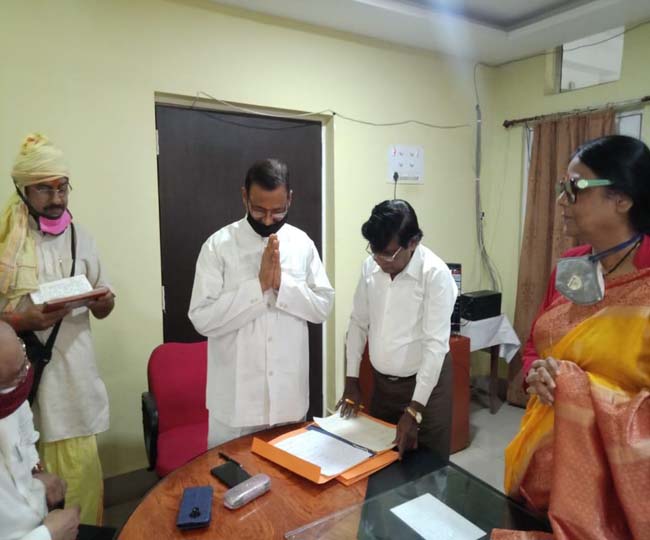 गंगाधर पांडा ने कोल्‍हान विश्वविद्यालय के कुलपति पद का लिया प्रभार ...