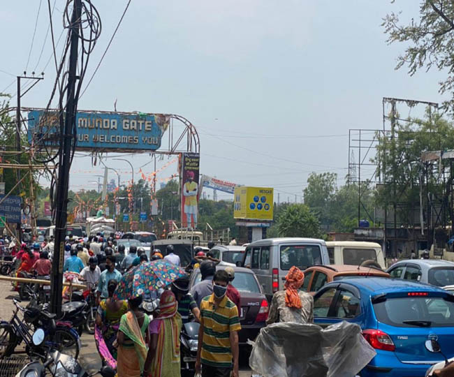 India Lockdown : फिर मानगो ब्रिज पर लगी वाहनों की लंबी कतार Jamshedpur ...