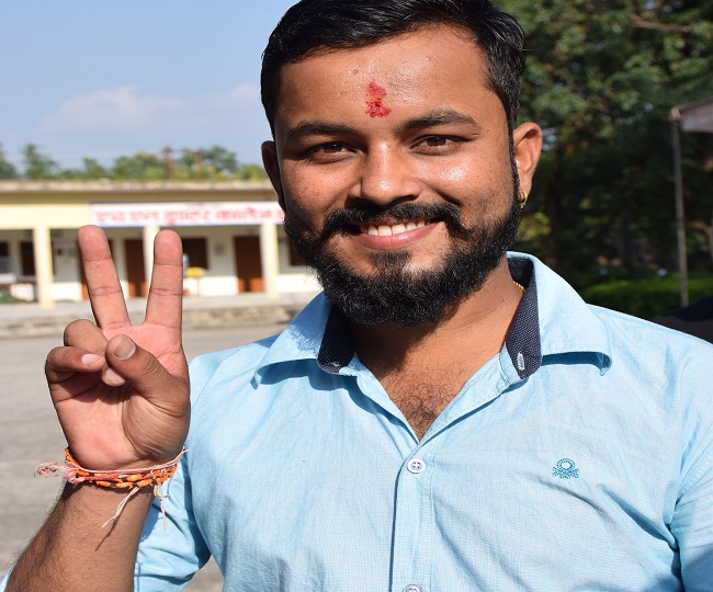 पहली बार बने मुखिया, अब बदलेंगे गांव की तस्वीर, जानें इन युवाओं के बारे ...