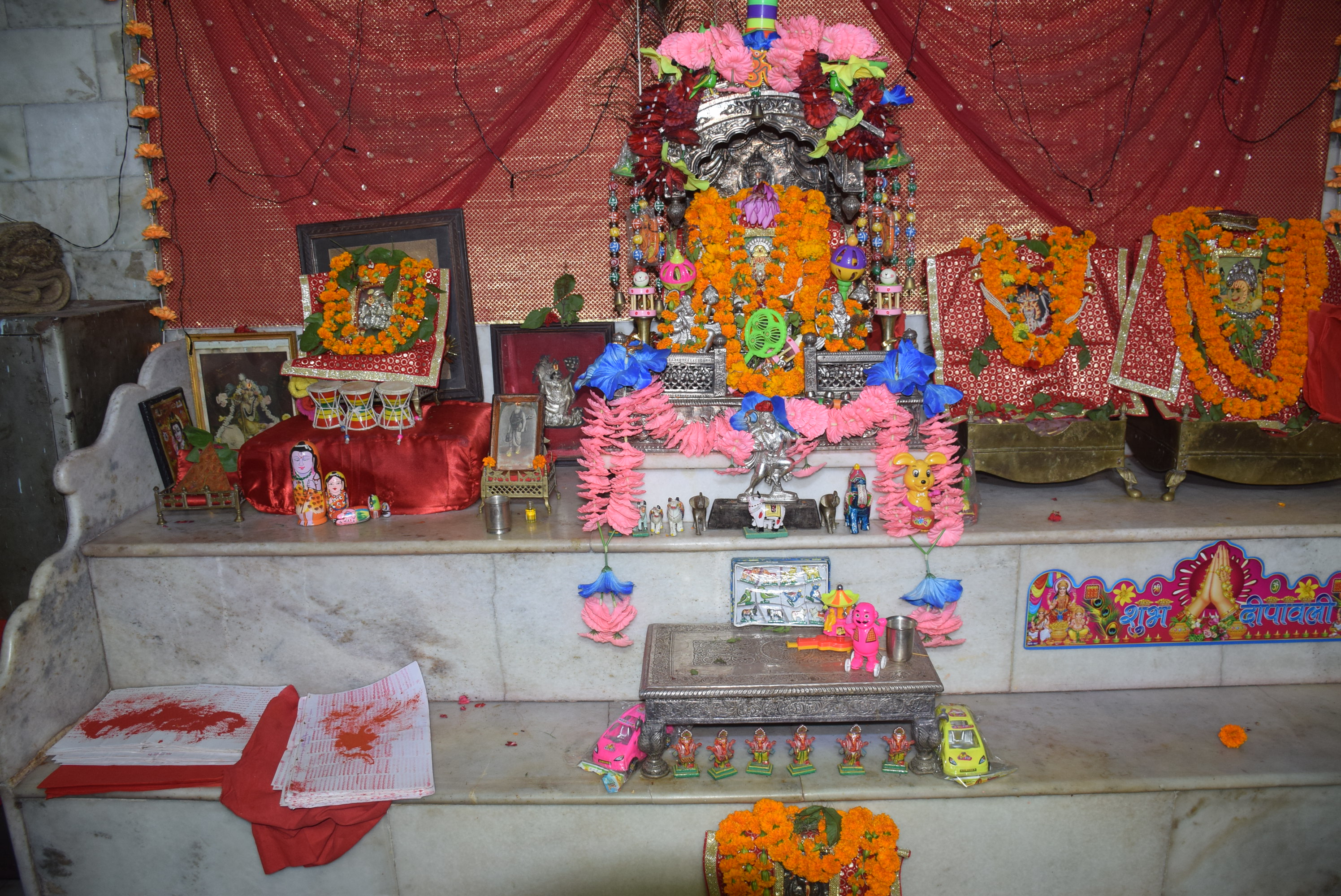 काशी का घराना संभाल रहा अरबों के रामनाम का खजाना, पांच पीढिय़ों से चल ...