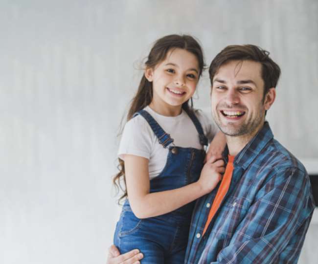 Happy Daughter's Day 2021: डॉटर्स डे पर इन खूबसूरत और प्यार भरे संदेशों ...