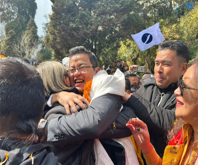 West Bengal Politics: कौन हैं अजय एडवर्ड जिन्‍होंने दार्जिलिंग ...