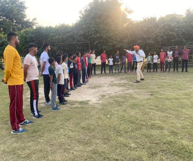 ये हैं पंजाब के बाक्सिंग गुरु डा. बलवंत संधू, मुक्केबाजी के शौक ने ...