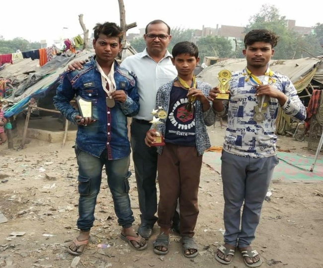 Talent in Slums: उपेक्षा की जमीं पर बहाया मेहनत का पसीना, डांस से लेकर ...