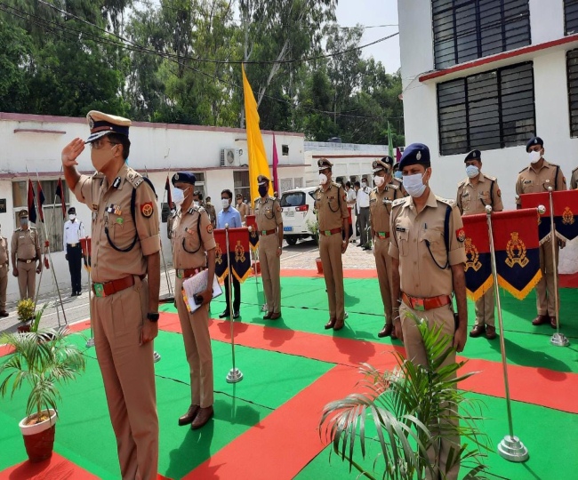 UP: किसान आंदोलन को लेकर डीजीपी मुकुल गोयल बोले, किसी को भी नहीं तोड़ने ...
