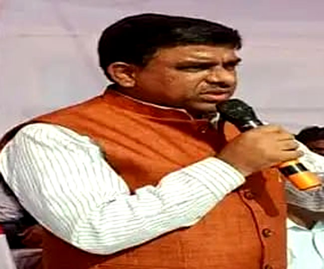 VIDEO: सिंदरी के विधायक ने झारखंड विधानसभा में मारी सीटी, मचा बवाल ...