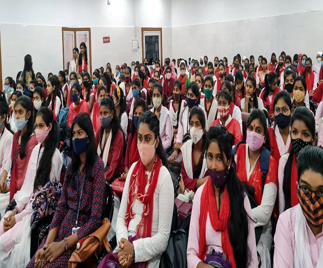 Muzaffarpur: एमडीडीएम कॉलेज की प्राचार्य ने कहा, सोसाइटी को आपस में ...