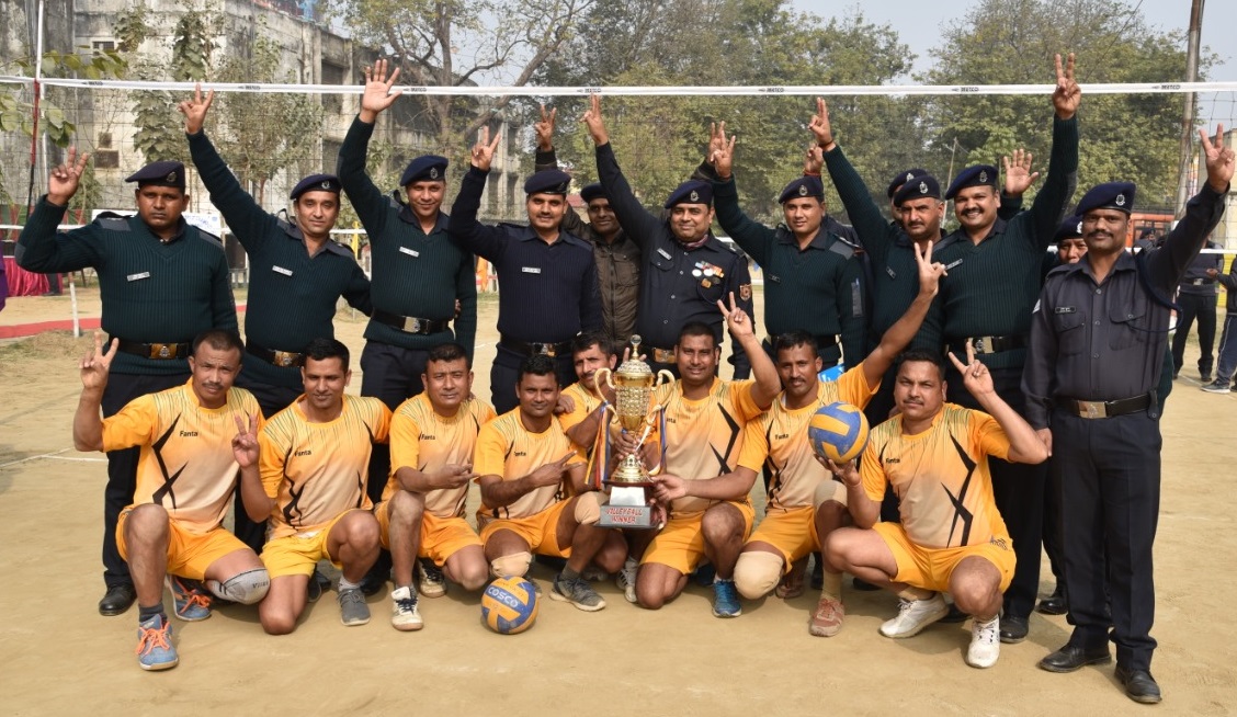 एनडीआरएफ की वाराणसी मुख्यालय टीम ने जीती वालीबाल प्रतियोगिता, सात ...