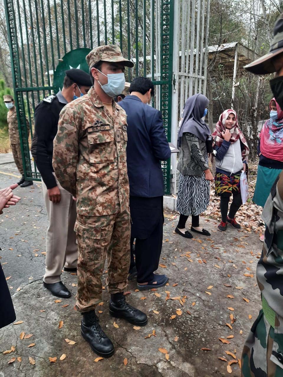 Poonch LoC: इश्क में सरहद लांघ गईं PoK की बहनें, भारतीय फौज ने तोहफों ...