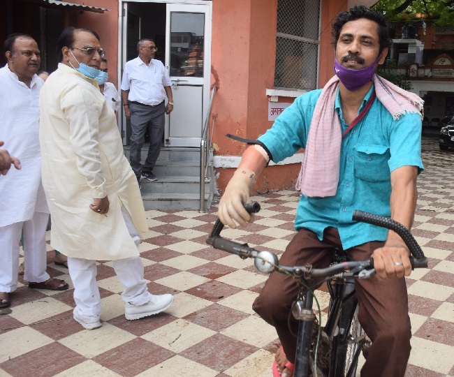 प्रशांत ने हजारों दिव्यांगों को बनाया बाहुबली, जर्मन तकनीक से बने ...