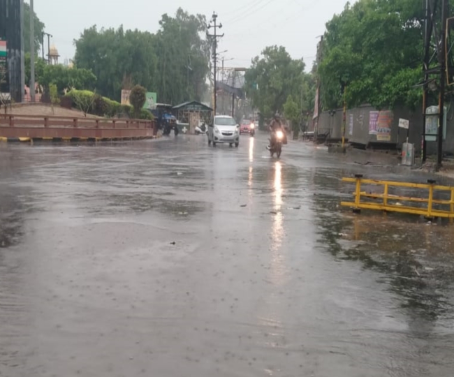 Meerut Weather Update: मेरठ और आसपास हो रही झमाझम बारिश ने बदला मौसम का ...