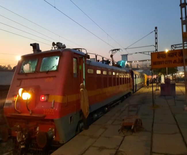 Sangam Express in Meerut: आठ माह बाद प्रयागराज से मेरठ पहुंची संगम, कम ...