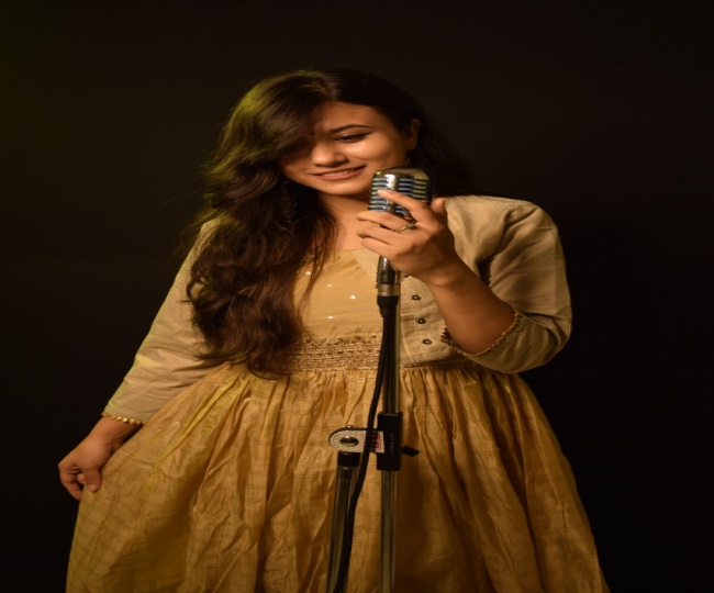 Singer Vatsala Song: मिलिए फीलिंग्स फेम गर्ल वत्सला से, जिनके गाने को ...