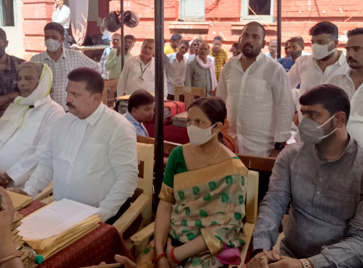 घोसी सांसद अतुल राय की जान को बाहुबली मुख्‍तार अंसारी से खतरा, सीएम से ...