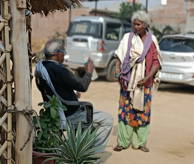 असहाय बुजुर्गों का संबल बना वृद्धाश्रम, जहां रुके हुए जीवन को मिलती है ...