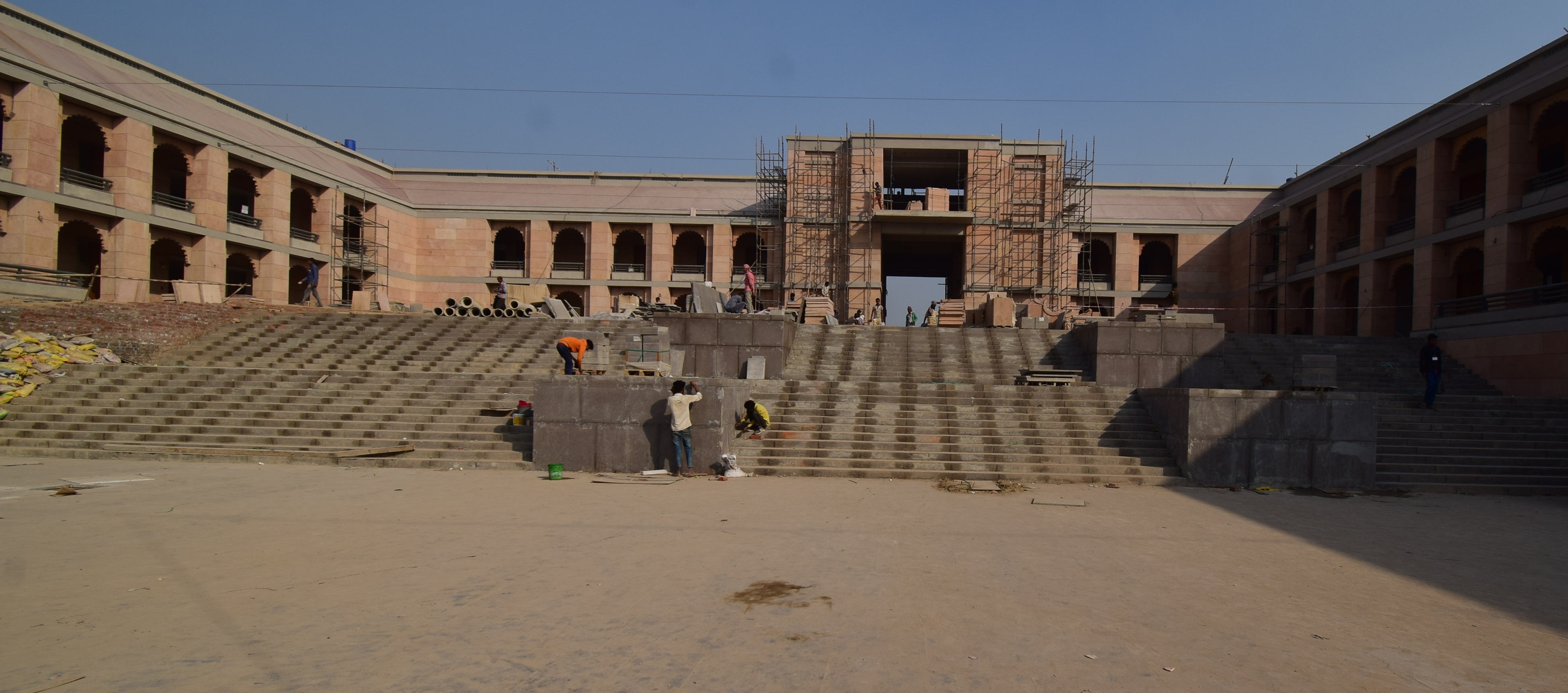 वाराणसी में निखर रहा श्रीकाशी विश्वनाथ मंदिर धाम, कुछ खास फोटो के साथ ...