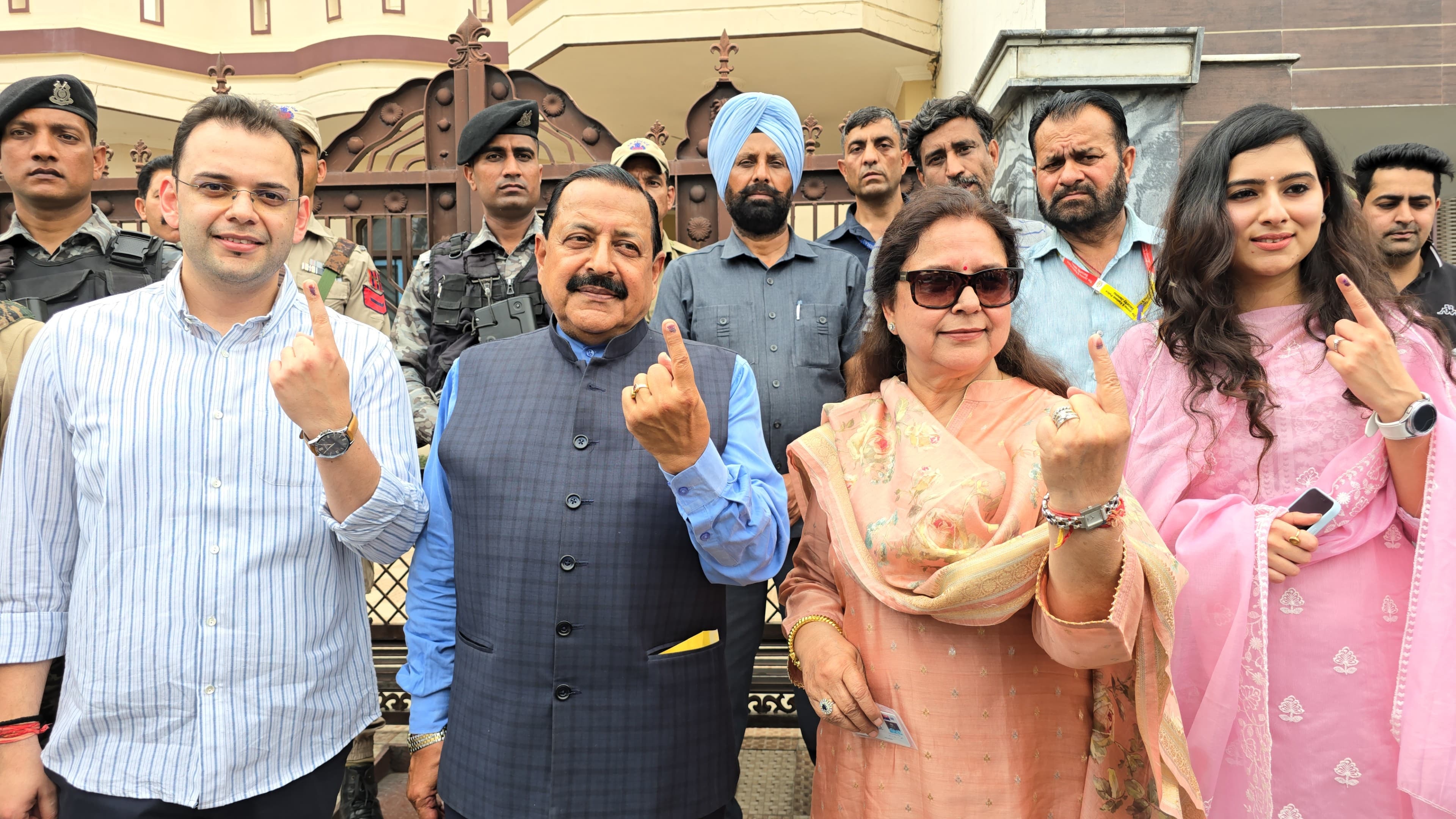 Jammu Lok Sabha Election 2024 Voting Live जम्मू कश्मीर में दूसरे चरण का
