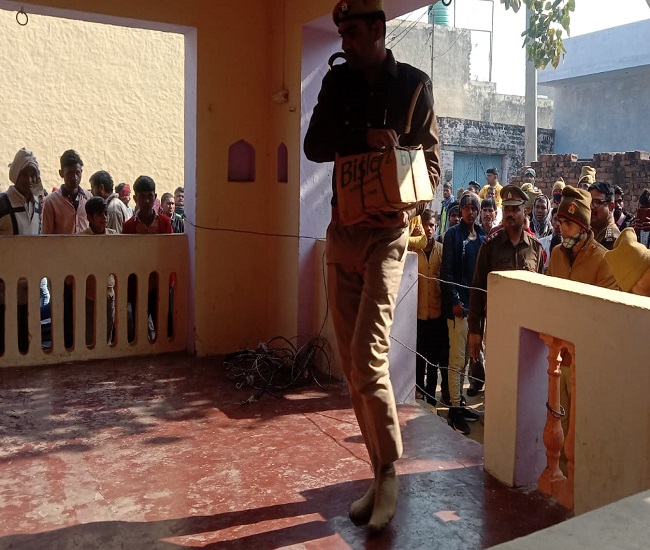 अराजक तत्‍वों ने लिखा पत्र और खंडित कर दी मूर्तियां, हिंदूवादी लोगों ने ...