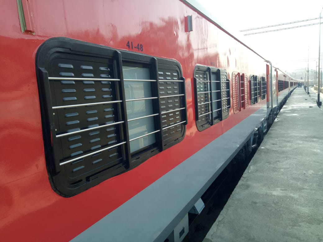 वाराणसी- केवड़िया एक्सप्रेस में लुभाएगा Ready To eat, पेंट्रीकार में ...