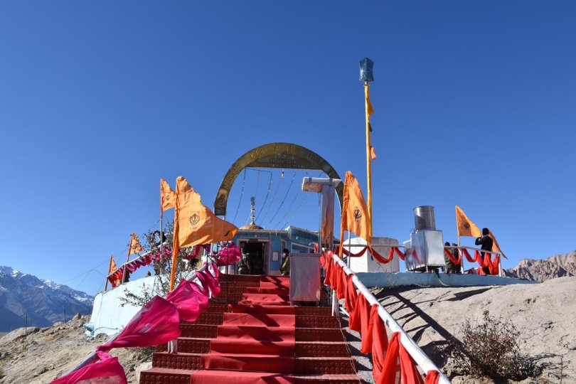 Gurdwara Patthar Sahib में माथा टेकने पहुंचे लद्दाख के रक्षक, जानिए ...