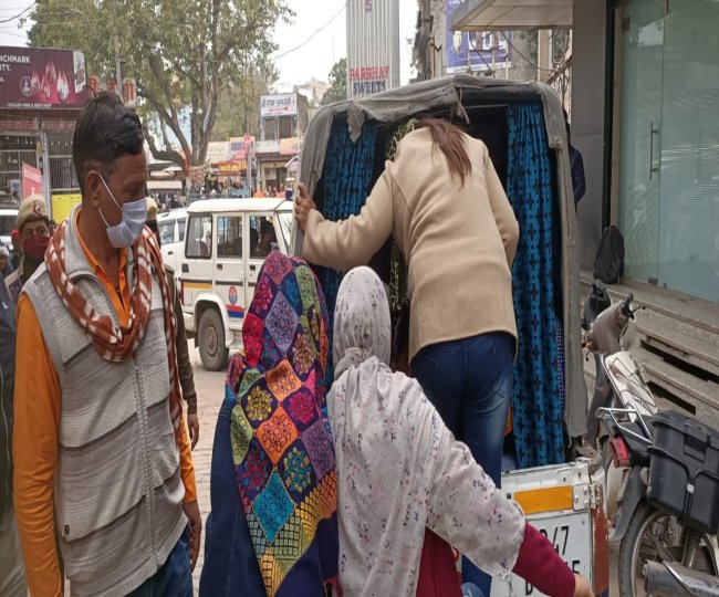 रेवाड़ी में स्पा सेंटर की आड़ में चल रहा था देह व्यापार, 10 युवतियां और ...