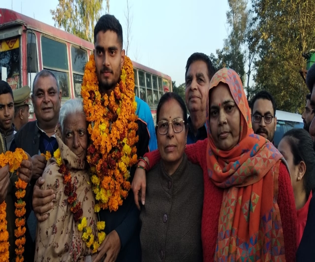 वर्ल्‍ड कप जीत के लम्हों को वासु ने किया साझा, बोले- खुशी में पूरी रात ...