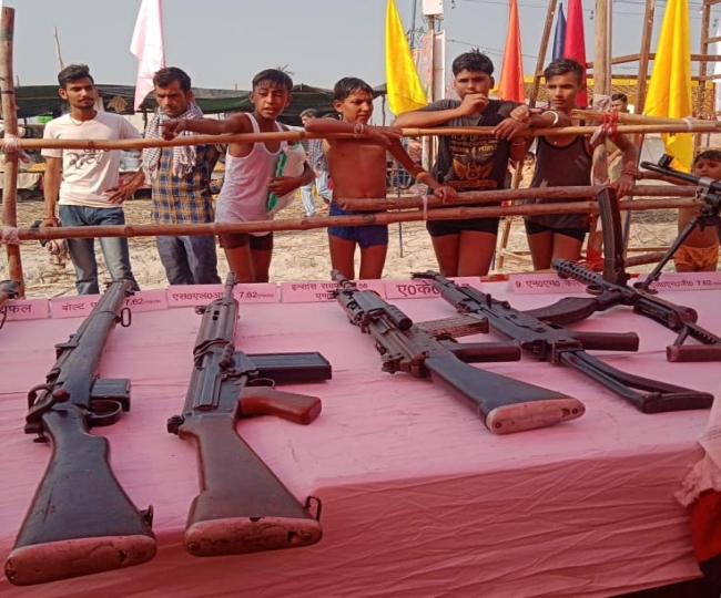 Kartik mela : बिजनौर में गंगा की लहरों के बीच पुलिस 'शक्ति' की 'गर्जना ...